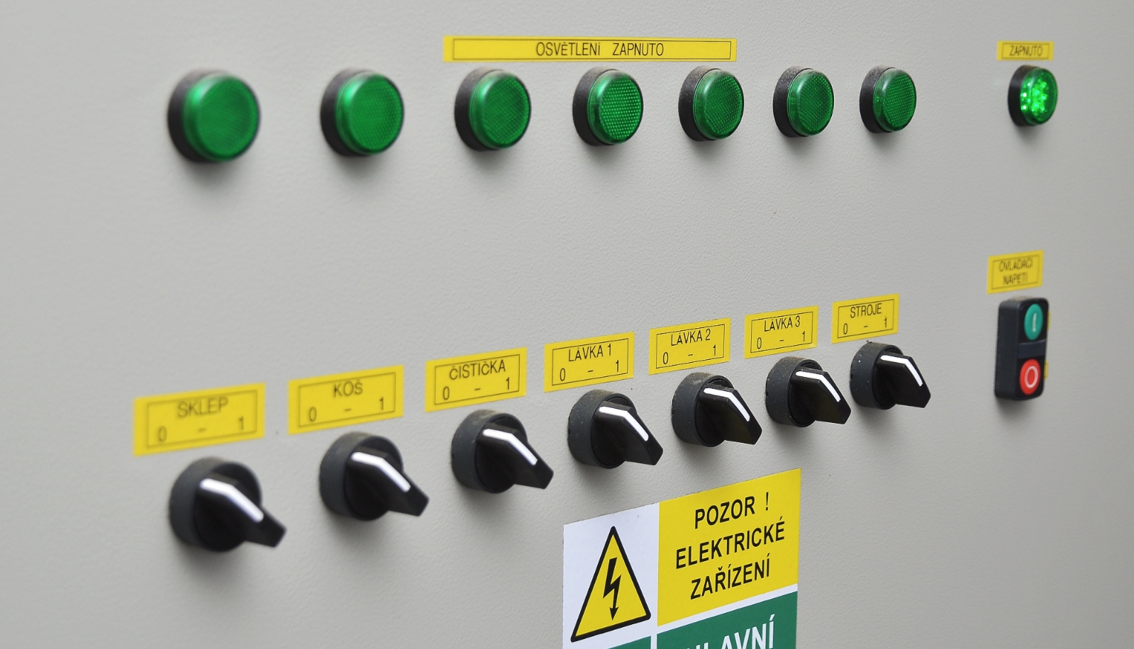 Push-button control system - Pawlica