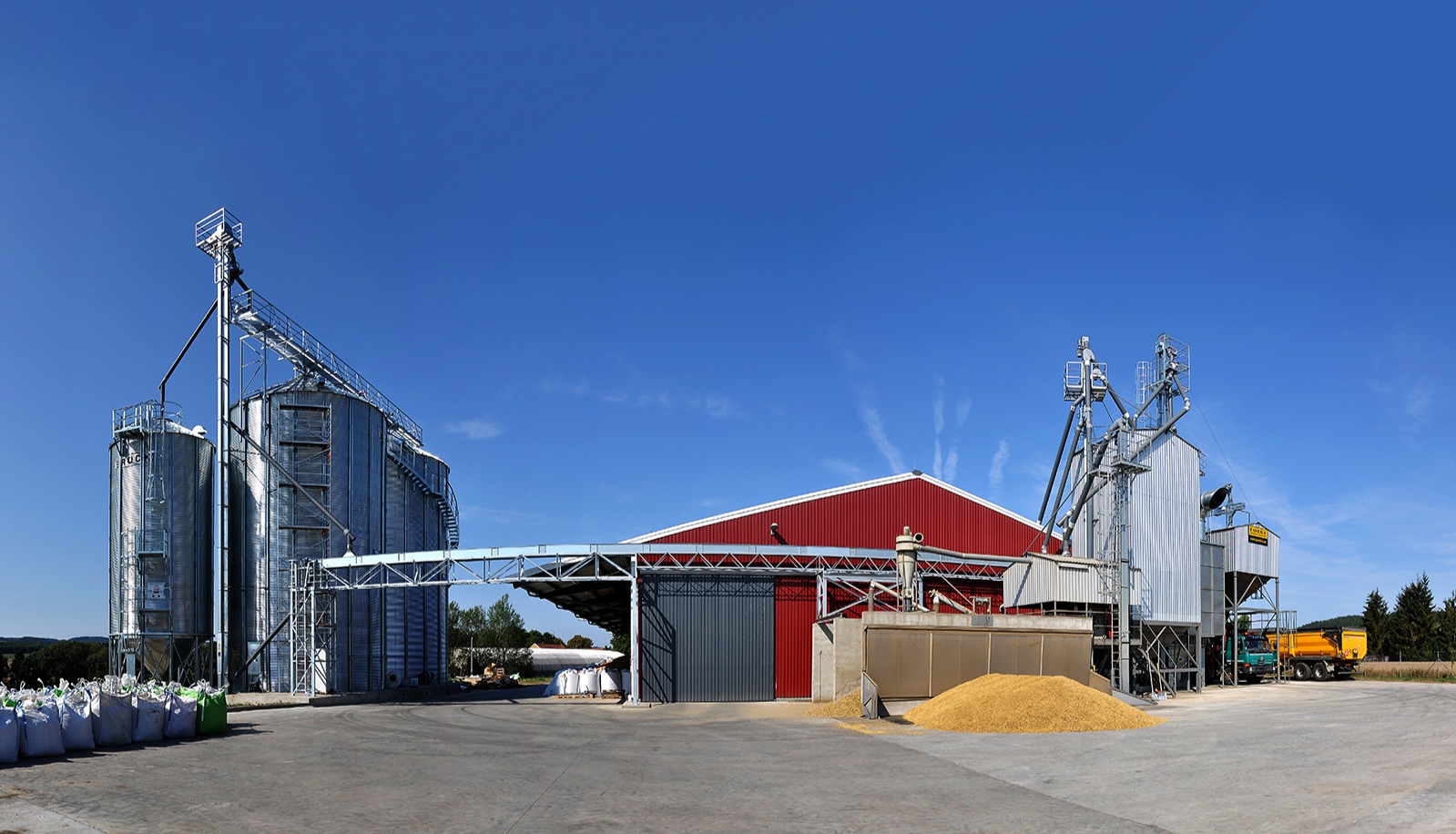 Agricultural buildings - design, construction and service - Pawlica